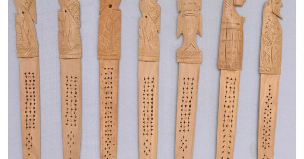 Traditional Knife Shaped Paper Cutter